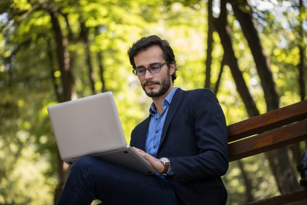 How To Apologize Professionally In An Email - GShift Labs